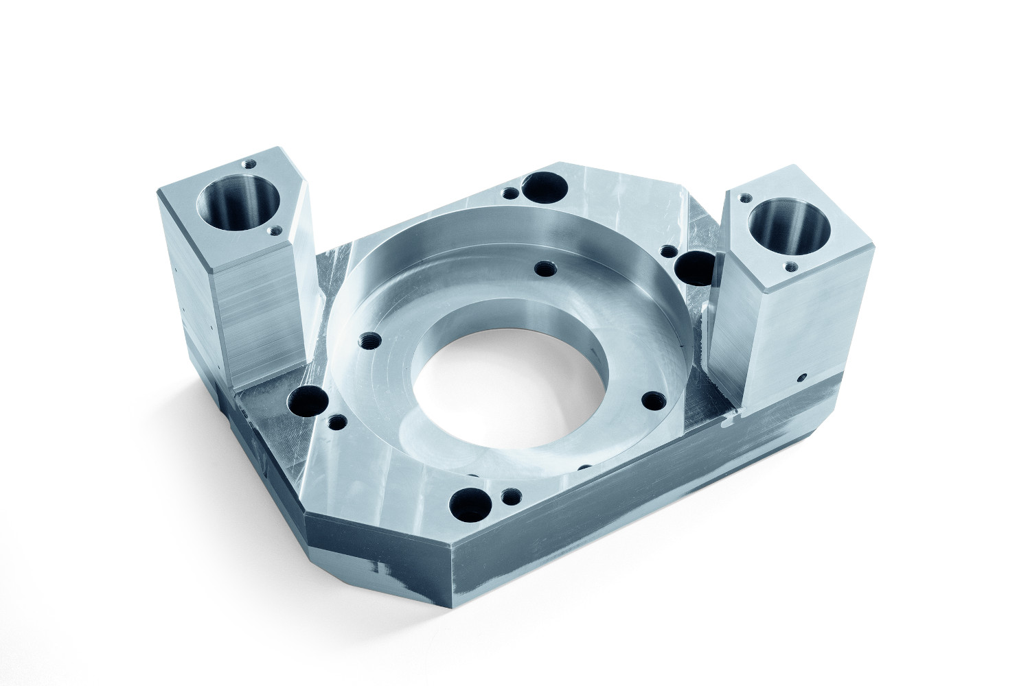 Tooling mount - AMPOWER Report on Additive Manufacturing