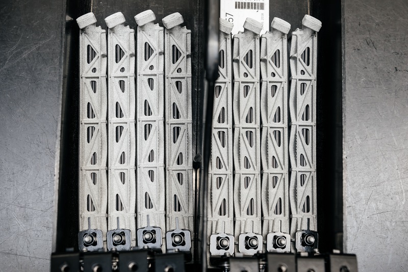 Window Guide Rail - AMPOWER Report on Additive Manufacturing